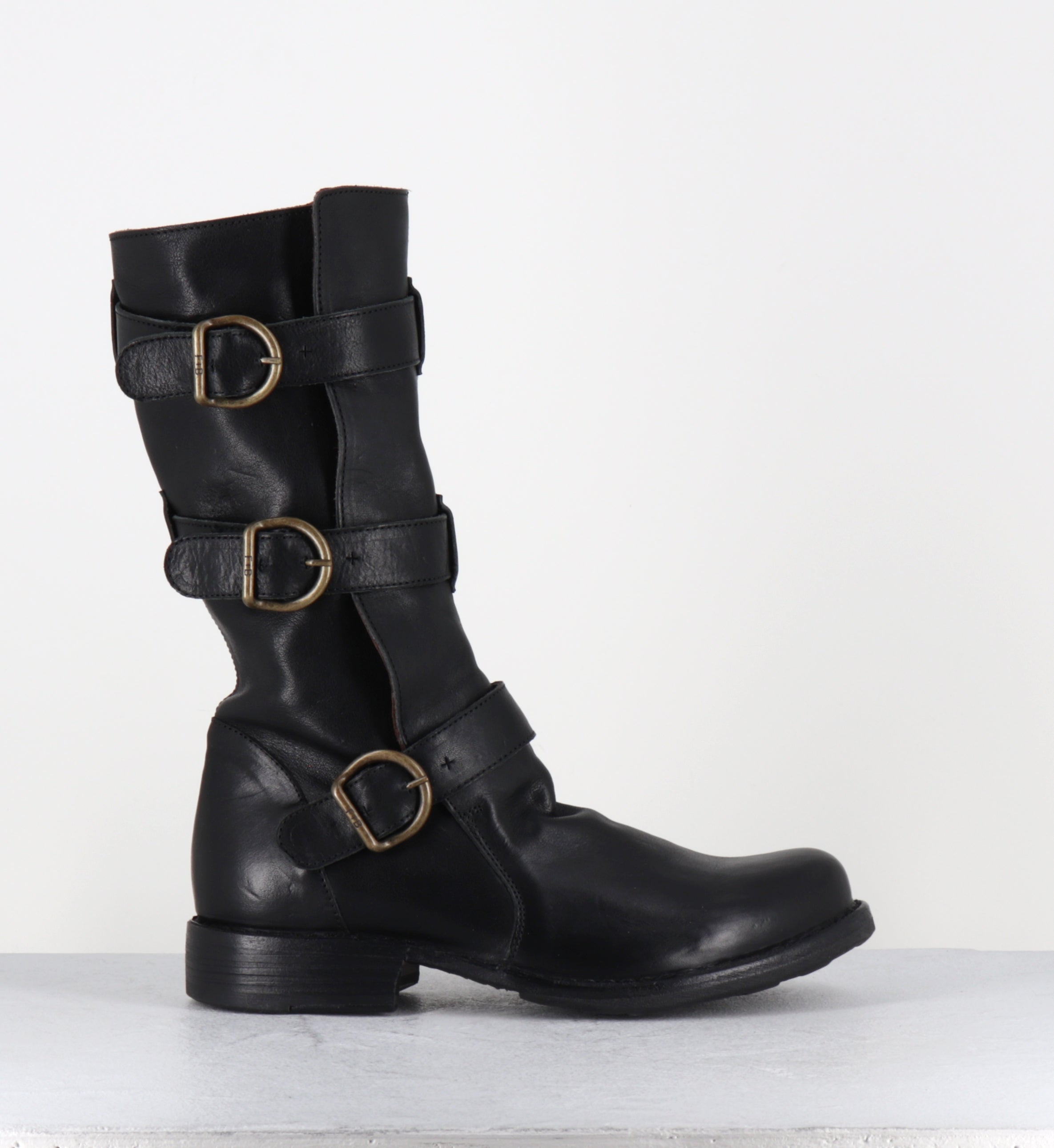 7040 CUSNA NERO – Garrice